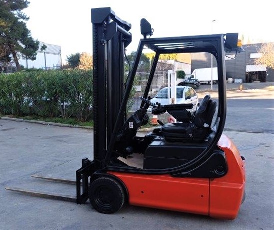 Chariot élévateur électrique FENWICK E16C-02 de 2005 - 7601 heures chez ...